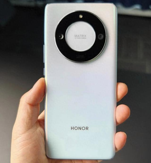 金属玻璃混合机身+5G+1.5K屏幕，华为Mate60外观曝光了 - 知乎