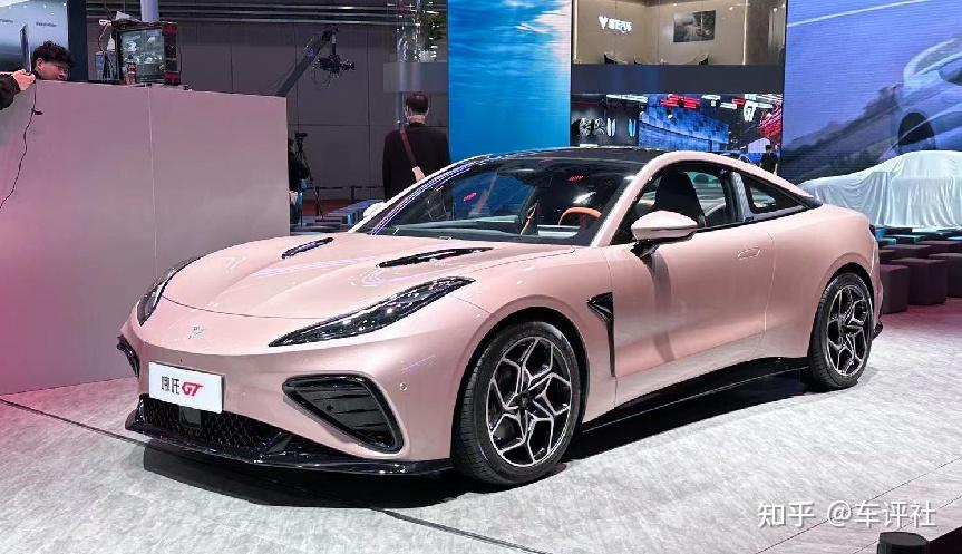 上海车展|17.88万起，科技电跑哪吒GT，续航达660km - 知乎