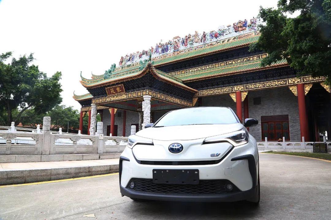 开箱体验广汽丰田C-HR EV，当TNGA遇上纯电智能 - 知乎