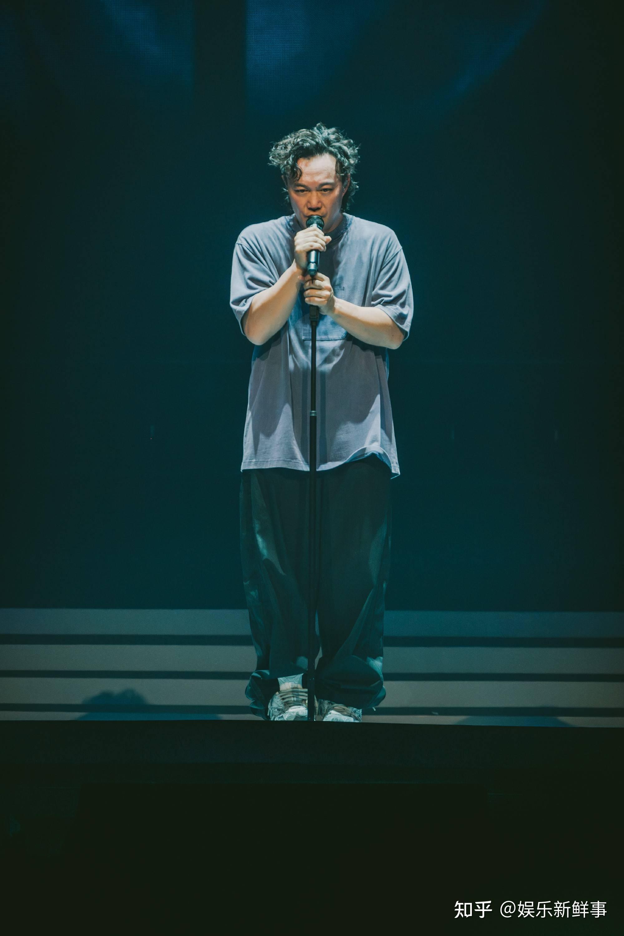 陈奕迅新专辑《CHIN UP!》正式上线 澳门站首唱新歌《社交恐惧癌》 - 知乎