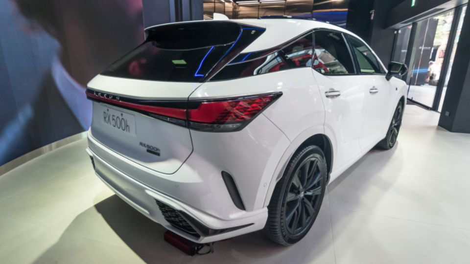 全新雷克萨斯RX：2.4T混动还是不如宝马，要卖70万往上？ - 知乎