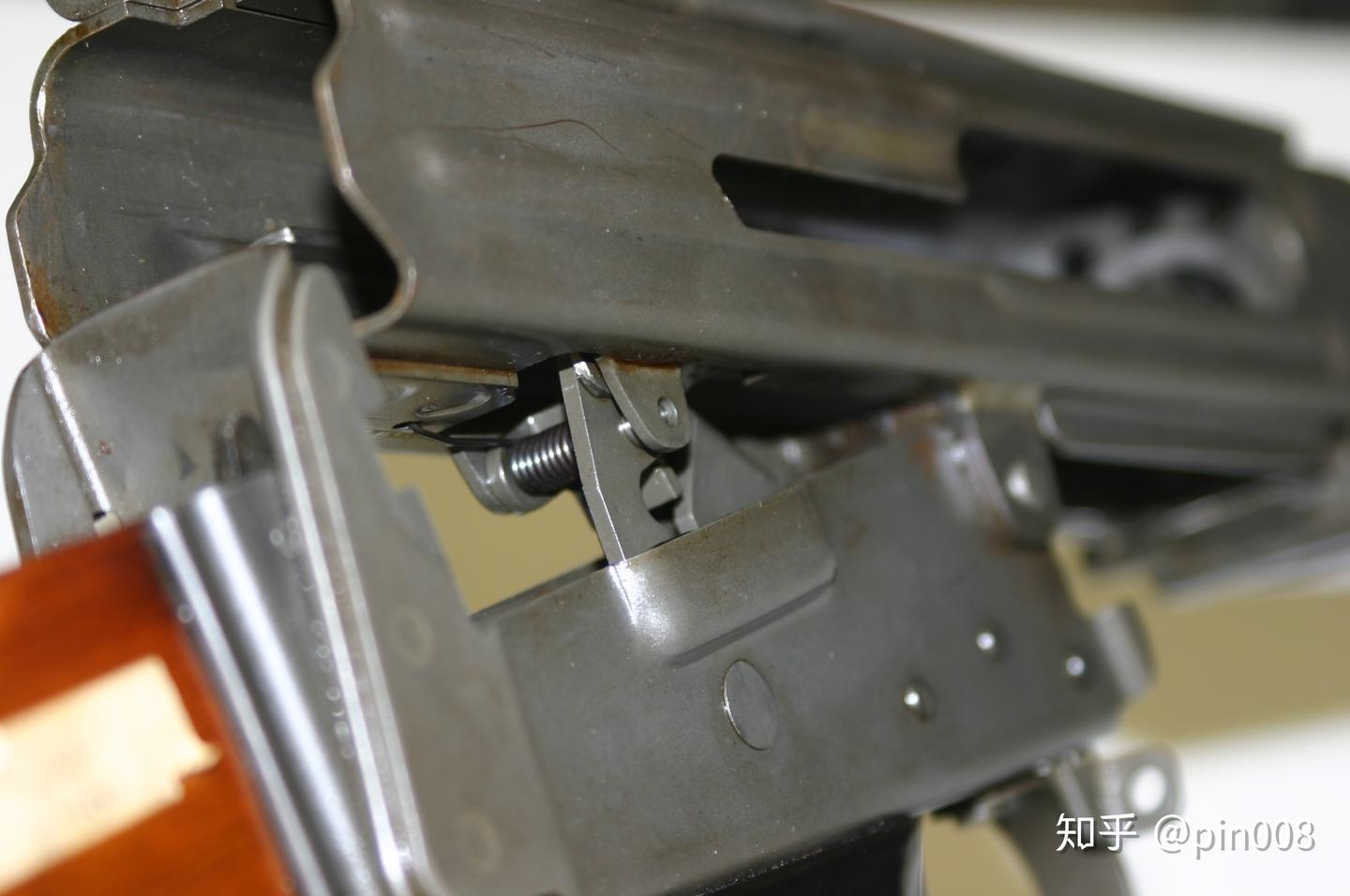 从业界传奇AR-18突击步枪到BRN-180上机匣 - 知乎