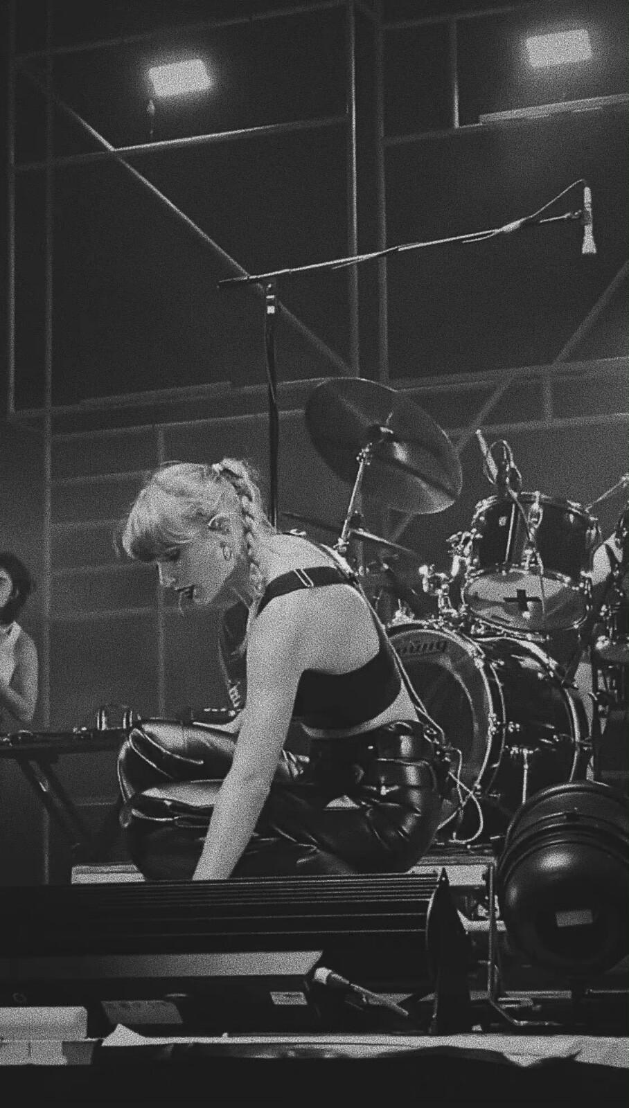 有没有霉霉泰勒斯威夫特（Taylor Swift）的美图壁纸推荐呢？ - 知乎