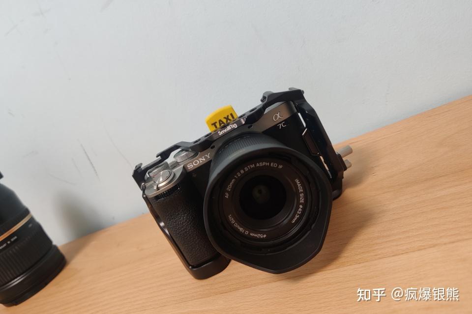 玩转索尼A7C2系列篇5：想要干活和变现，这些专业配件必须要配齐 - 知乎