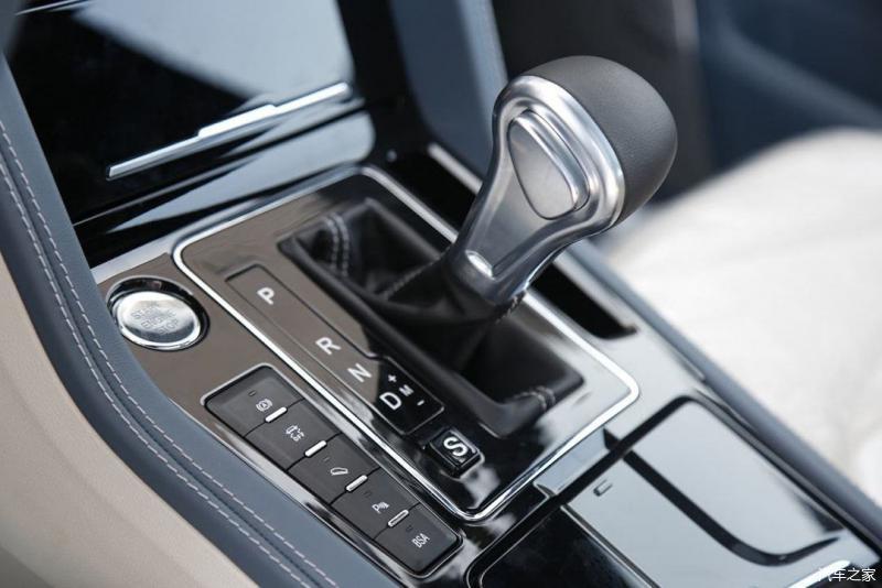 自动挡车型，左脚刹车，右脚油门，有什么危害？ - 知乎