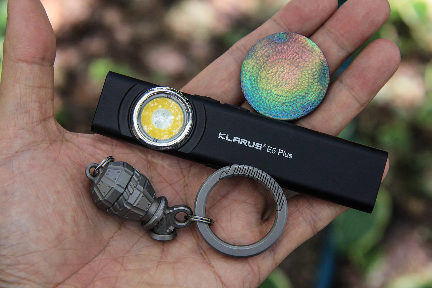 亮的没我扁，扁的没我功能全：Klarus E5 Plus - 知乎