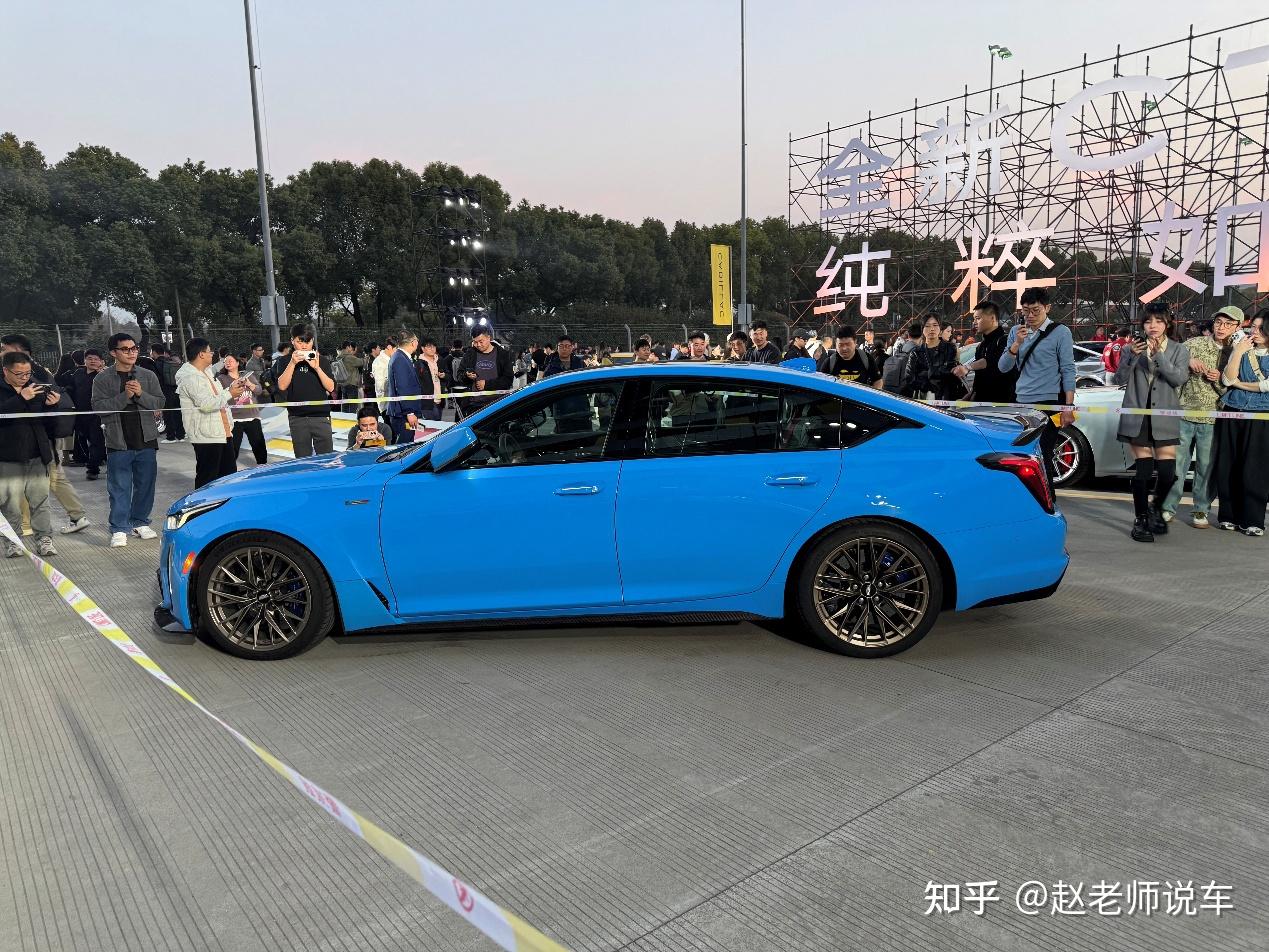 2025款凯迪拉克CT5一口价21.59万起，和宝马3系怎么选，看完选不错 - 知乎