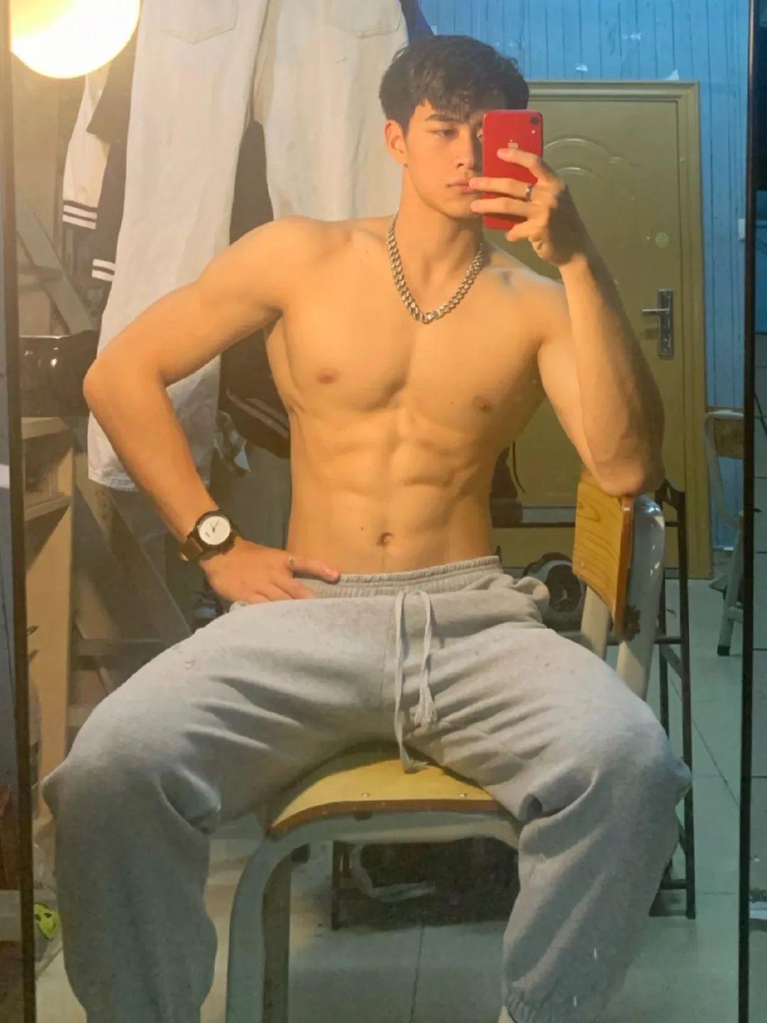 185cm中山大学体育生，神似混血儿太猛了！ - 知乎