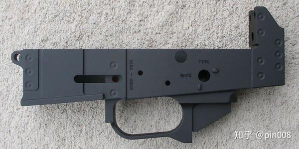 从业界传奇AR-18突击步枪到BRN-180上机匣 - 知乎