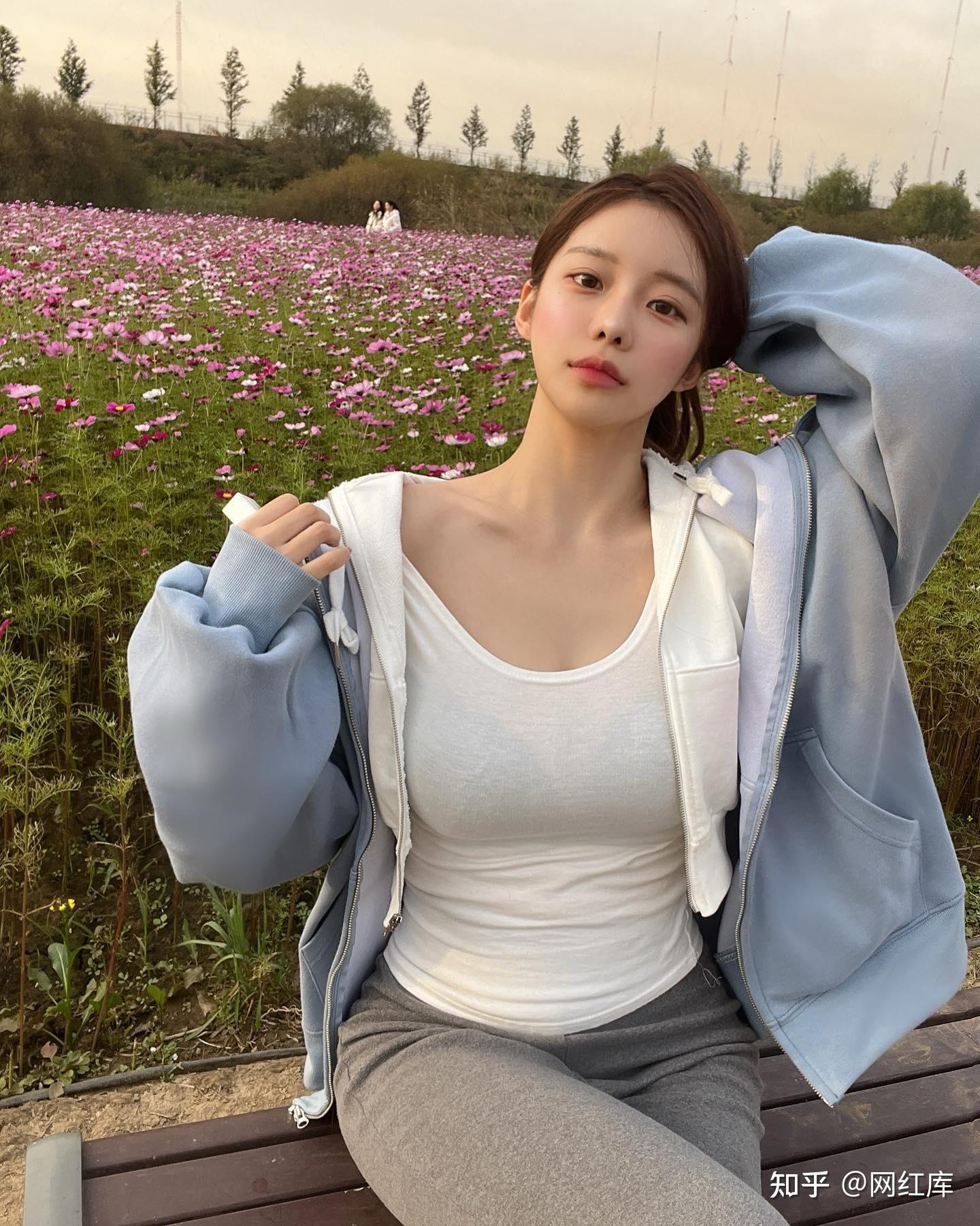 可爱与性感兼具！韩国人气正妹模特oxxooi美照欣赏！ - 知乎