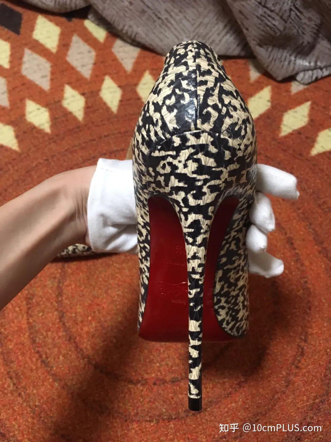 cl so kate蛇纹红底高跟鞋 99新正品38.5码，so kate，12-12.5厘米高度 - 知乎