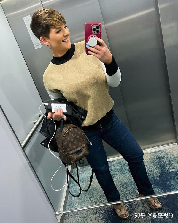 汉娜·布鲁克斯(Hannah Brooks)令人惊叹的下巴和迷人的外表 - 知乎