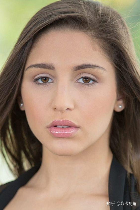 性感女神阿贝拉·丹格尔露出撩人身材，让你惊艳不已！ - 知乎