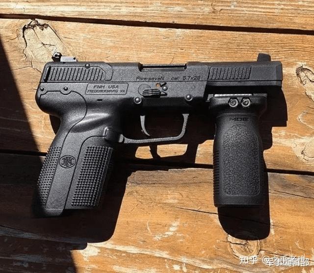 防弹衣在它面前像纸一样，浅谈比利时FN57手枪，刷新手枪新概念 - 知乎