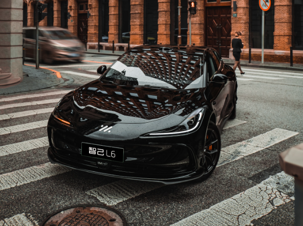 售价21.99万，搭激光雷达，续航618km，智己L6炸街 - 知乎