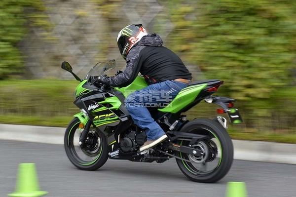 让人无限惊喜的新入门级忍者 川崎Ninja 400试驾体验 - 知乎