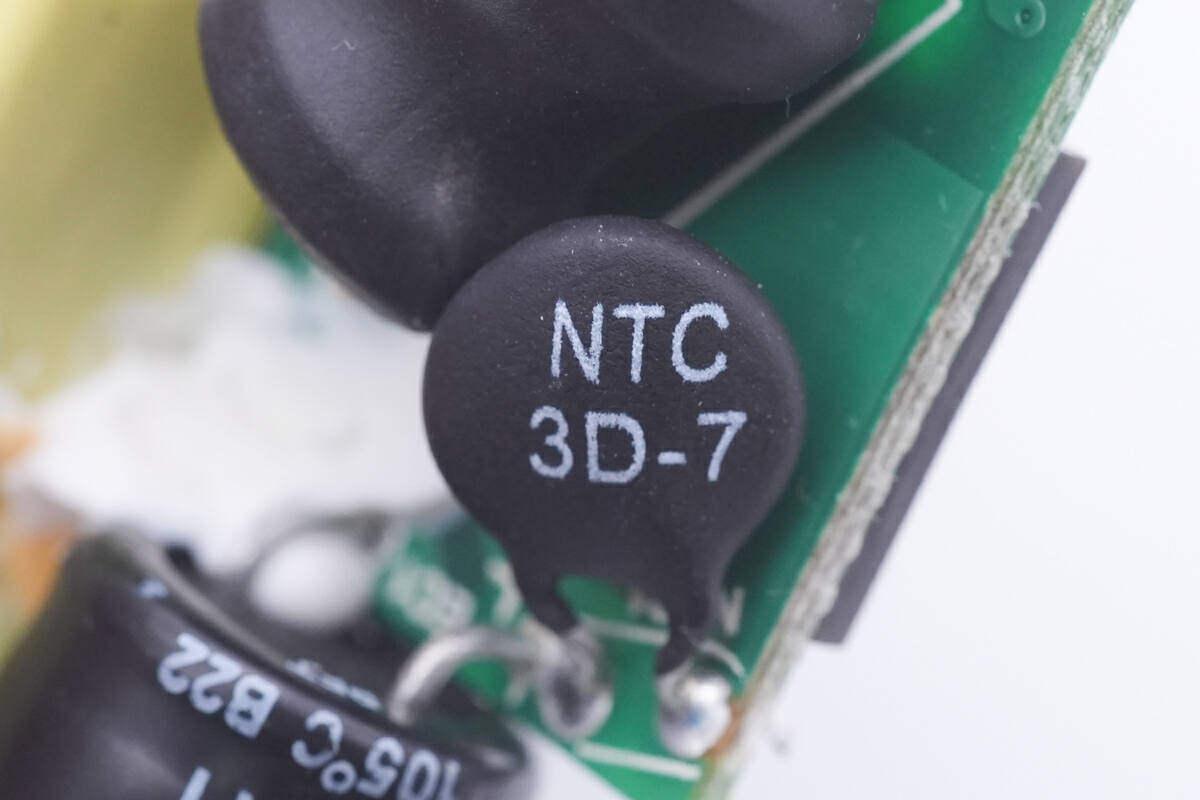 拆解报告：辉越光电65W氮化镓超薄充电器HL65C001 - 知乎