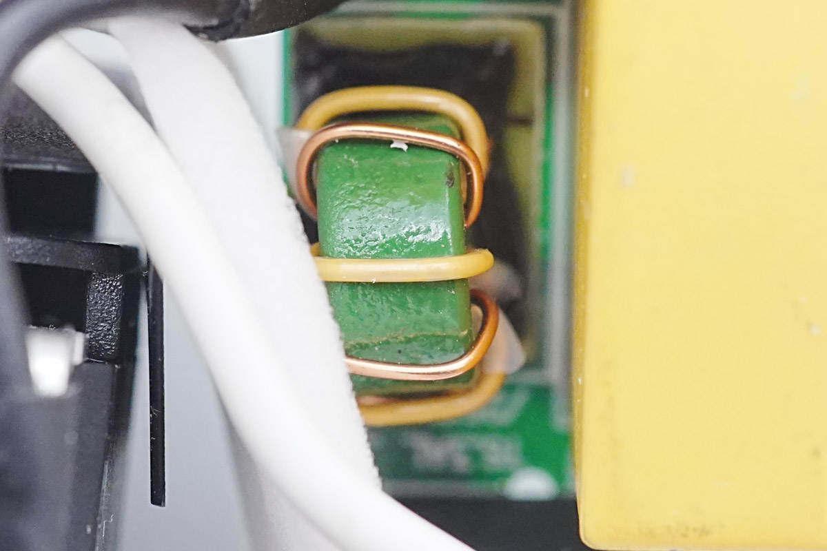 拆解报告：Razer雷蛇灵刃280W氮化镓电源适配器RC30-042 - 知乎