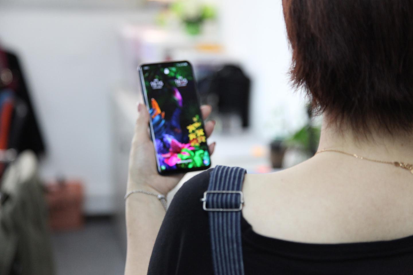 LG G8 ThinQ 评测「上手篇」：真小屏旗舰 - 知乎