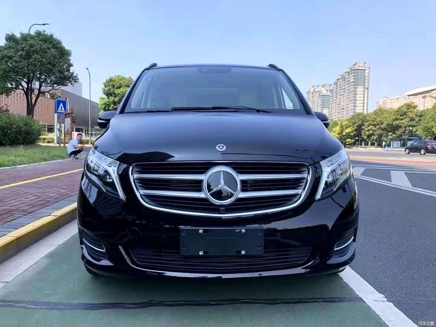 实拍| 加长奔驰MPV，外观商务，内饰豪华堪比头等舱，价格是重点 - 知乎