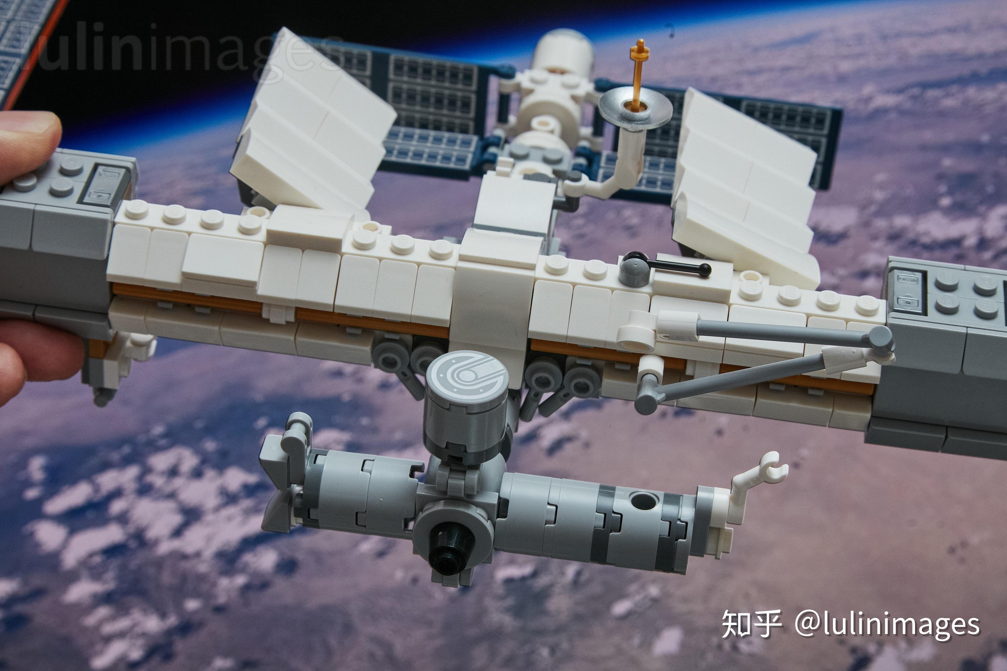 用乐高演示国际空间站建造过程是什么体验？ - 知乎