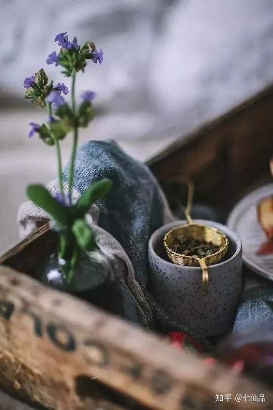 再敬岁月几杯茶,往事不言愁,余生不悲秋 知乎