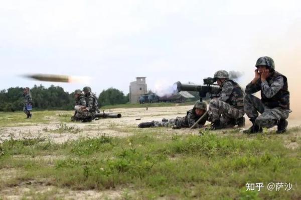 解放军步兵手中的火箭大炮：用了20多年的PF98式120毫米火箭筒 - 知乎