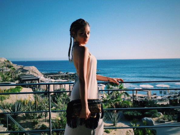 那个叫ROLA的日本模特只会吐舌卖萌？可能是你还没真正了解她 - 知乎