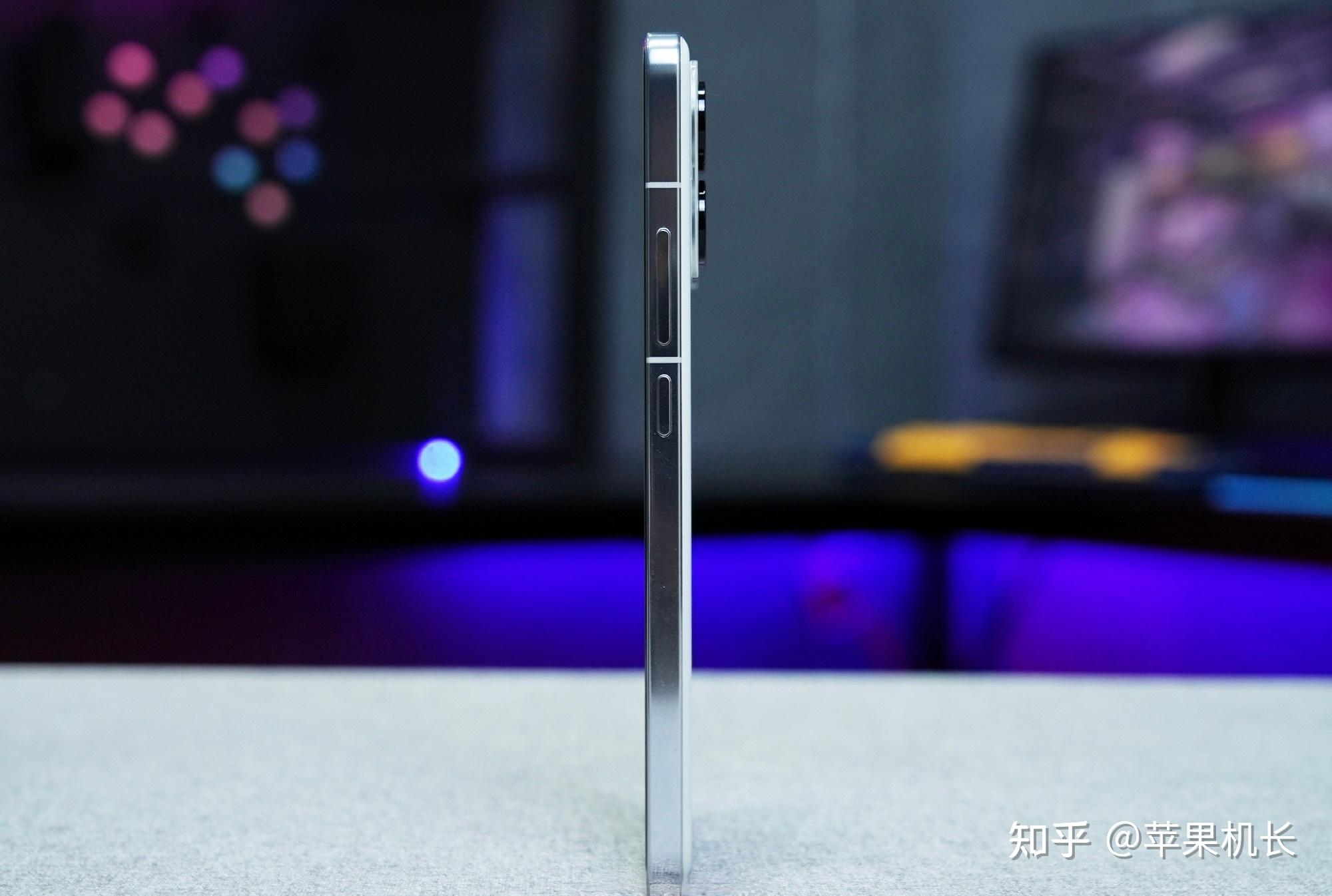 价格仅差100元，红米K70对比荣耀90GT：哪款更值得购买？