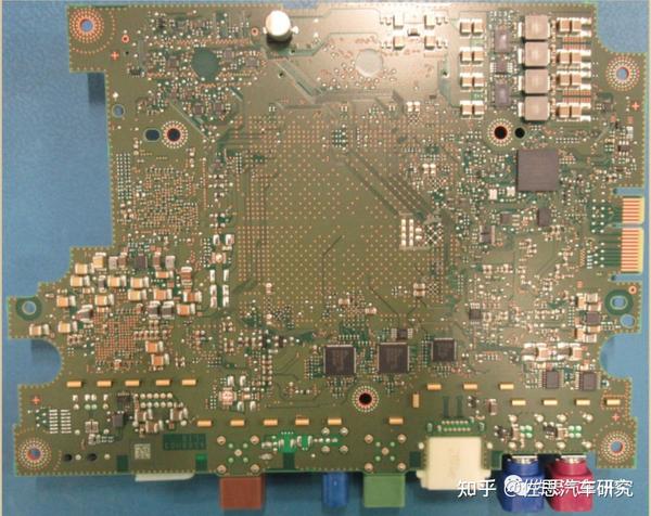 全球首发#高通 第四代座舱旗舰#SA8295P 量产车型：#奔驰新E级 #芯片 @佐思汽研 - 知乎