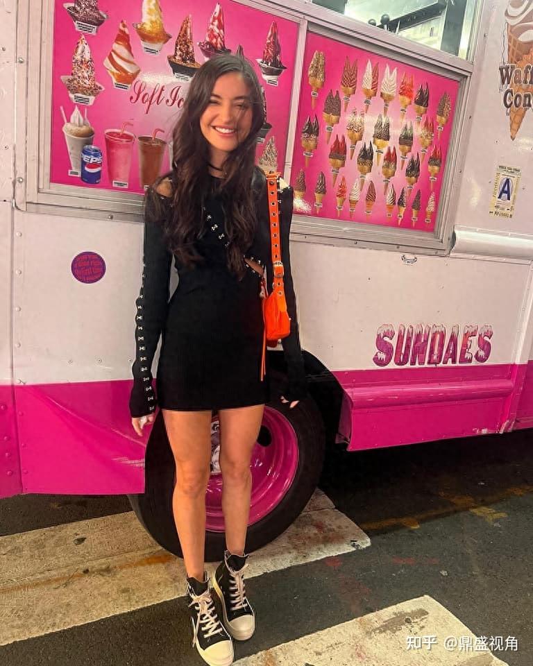 艾米丽·威利斯(Emily Willis)用芭蕾舞造就完美身材的业界美女 - 知乎