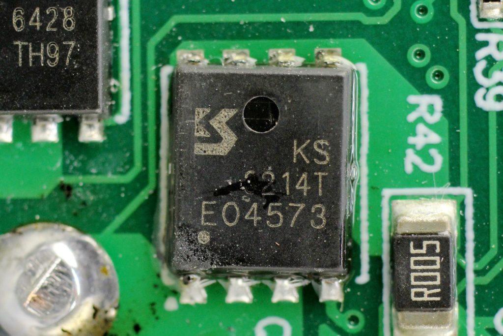 拆解报告：Yoobao羽博200W多功能便携式储能电源EN2 - 知乎