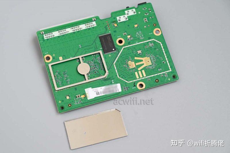 中兴（ZTE）晴天墙面路由器AX3000拆机评测