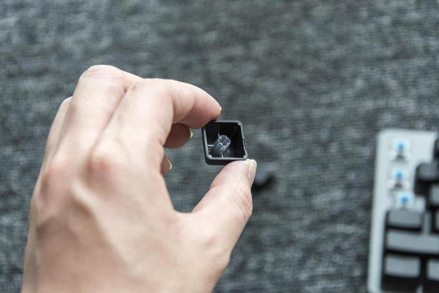 罗技G512 C轴评测，这个段落感打MOBA游戏简直太爽了 - 知乎