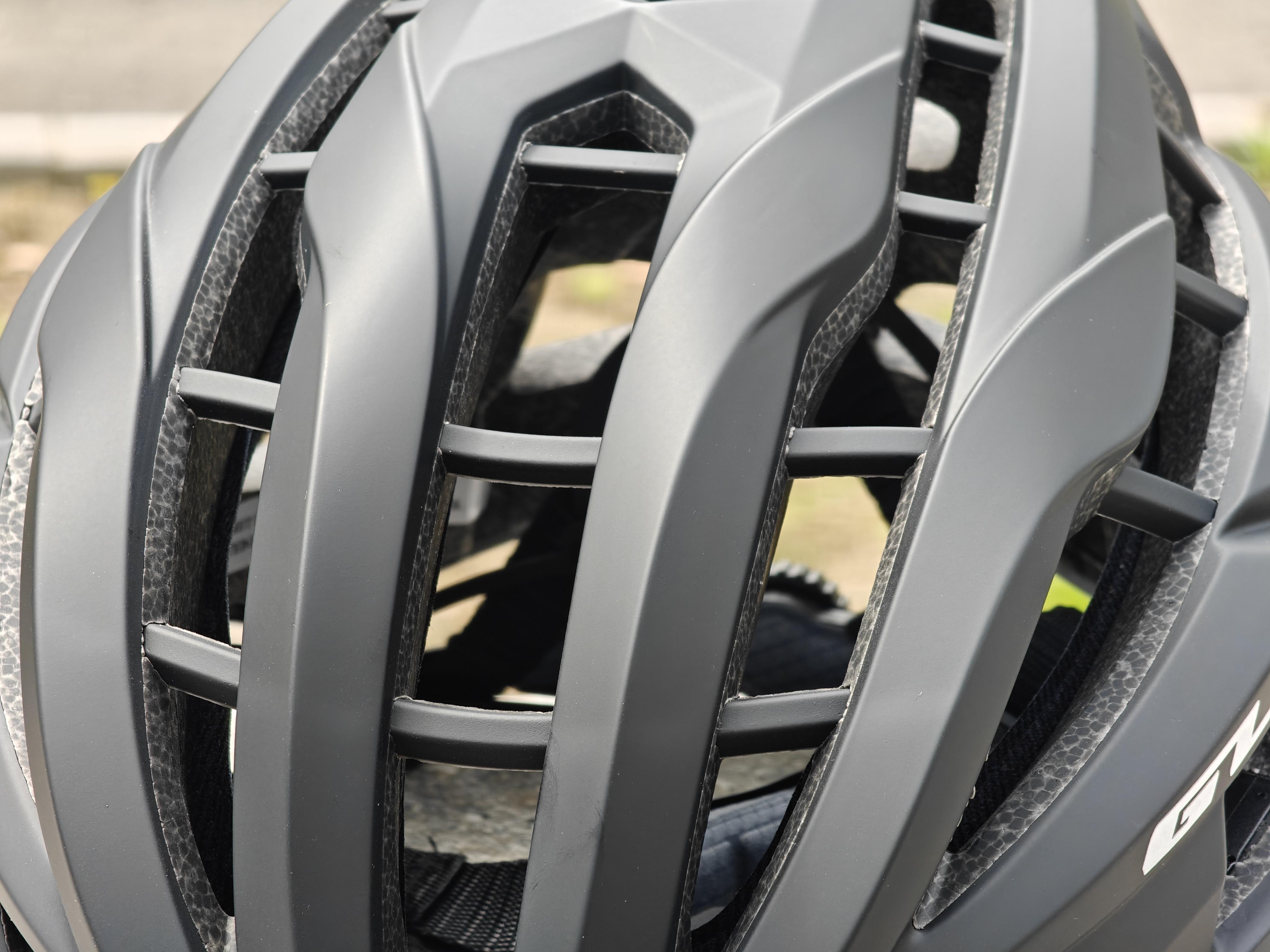 【器材记录】十六年后的再次相见——GUB头盔 - 知乎