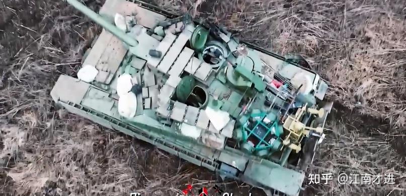 俄军一辆T-90M坦克在阿夫杰耶夫卡方向被嫌弃 - 知乎