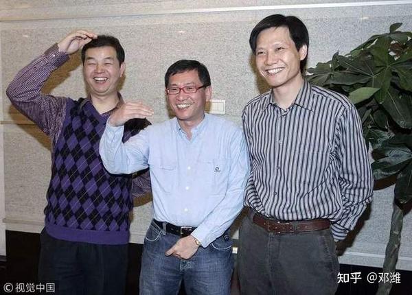 雷军一张高管合照,暴露“老板穿啥,我就穿啥”的潜规则! 知乎