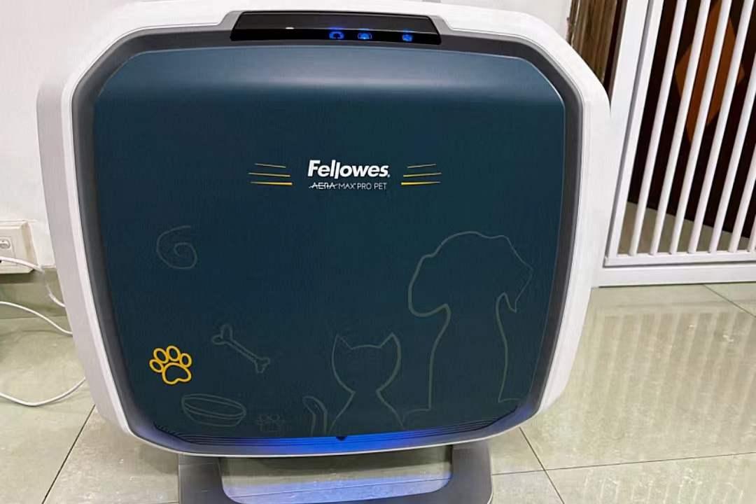 宠物空气净化器选购指南 | 范罗士、Blueair、352、IAM、IQAir五款空气净化器横向测评,养宠家庭更适合哪个品牌？