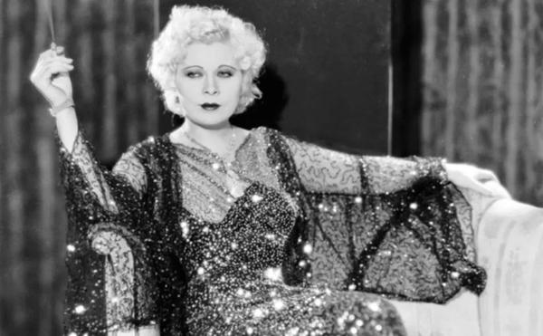 过气默片女王包养男编剧的故事，结合当时好莱坞的背景来看，会更有意思 - 知乎