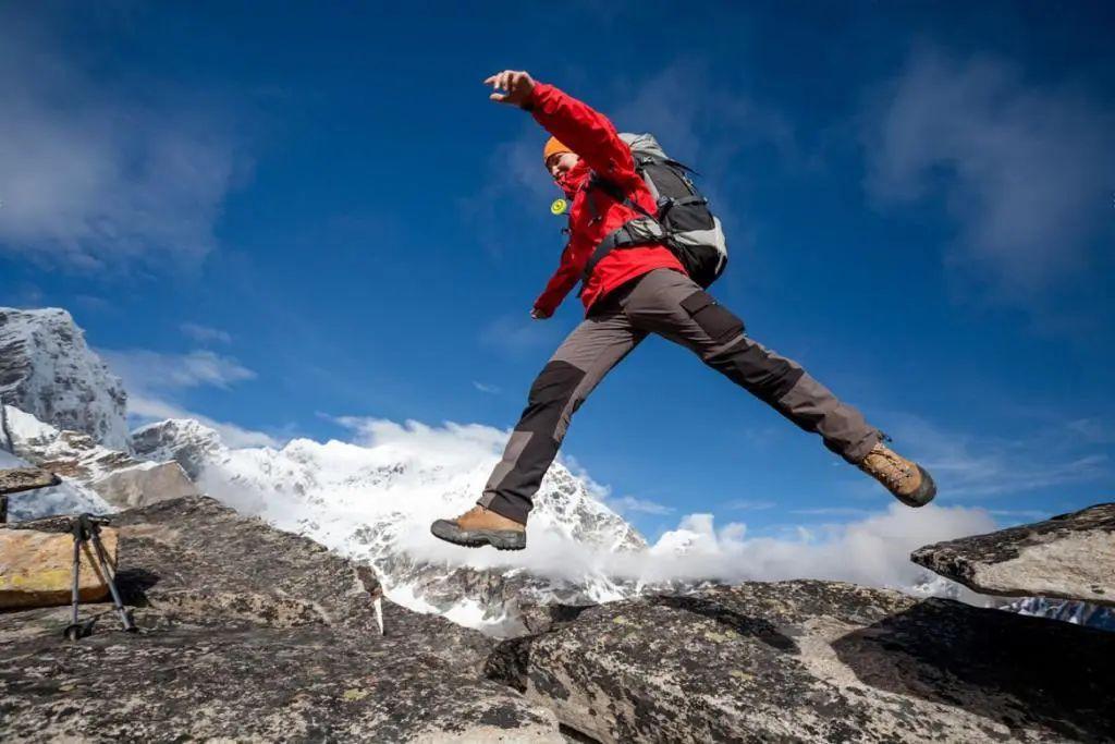 可以吸在身上的 TALKIE TAG T1 运动对讲机 - 知乎