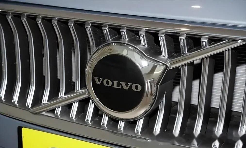 沃尔沃“妥协”还是“霸气”？S90直降14万，2.0T+8AT配置媲美BBA - 知乎