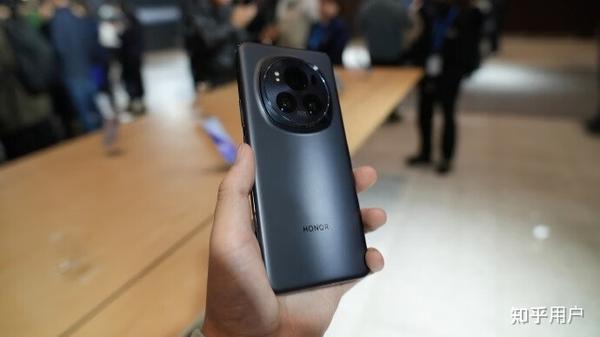 2024年618，荣耀Magic5至臻版， 荣耀Magic6标准版哪个更值得买？