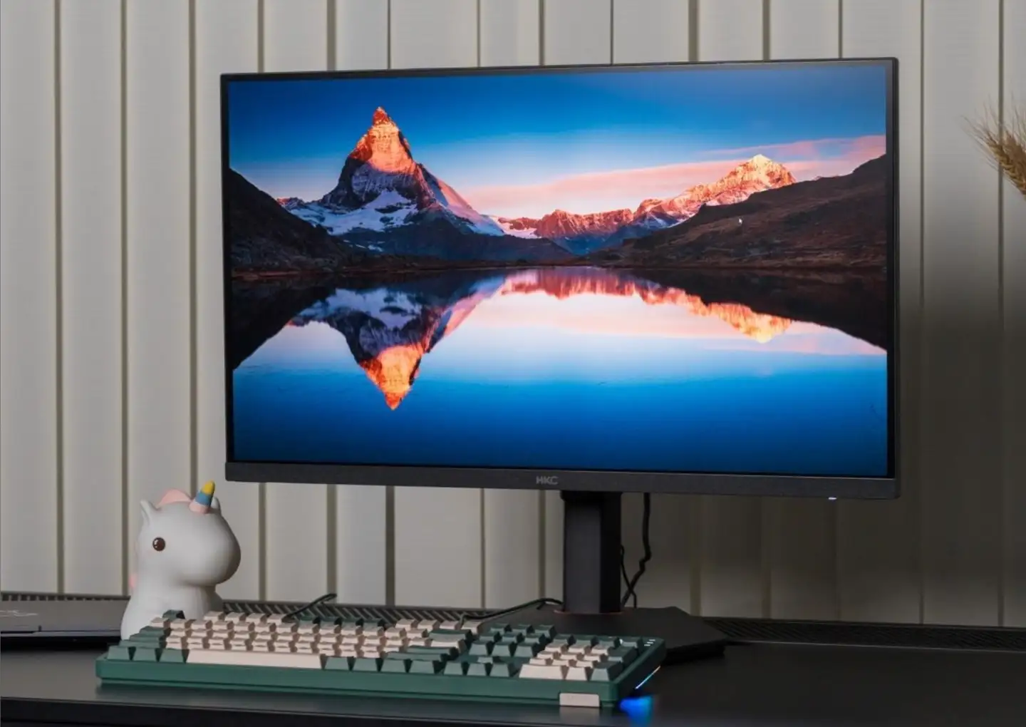 2025年618 电脑显示器推荐，24寸、27寸、2K、4K、144Hz显示器怎么选 ？HKC | LG | 华硕ROG | 泰坦军团 | 卓威奇亚ZOWIE GEAR | 小米显示器推荐