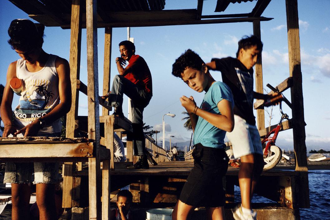 我所知道的摄影师之Alex Webb - 知乎