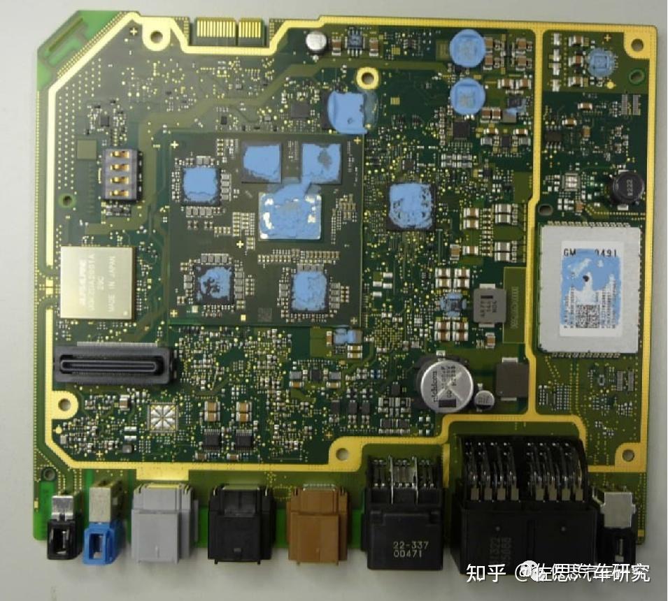 #座舱电子 月报：凯迪拉克#Lyriq座舱域控 拆解，#哈曼 二季度营业利润飙升2.5倍 #主机厂智能座舱 @佐思汽研 - 知乎