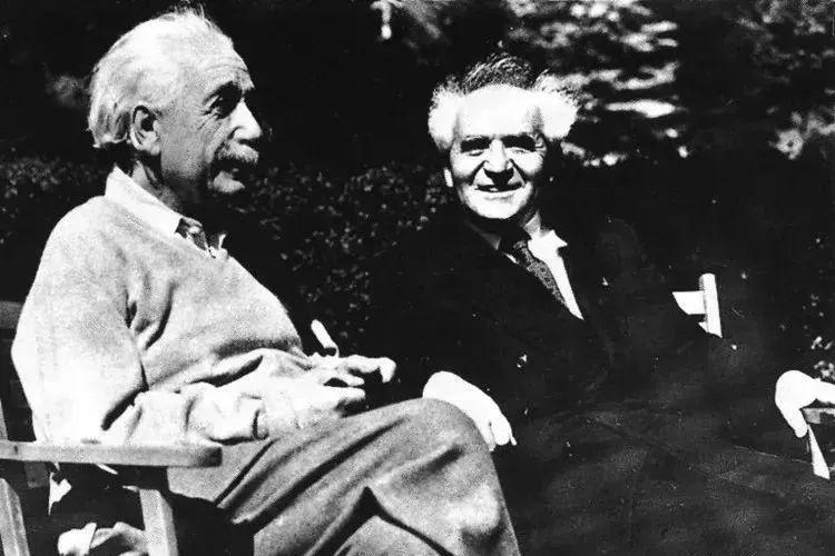 20张照片，看完爱因斯坦的一生 - 知乎