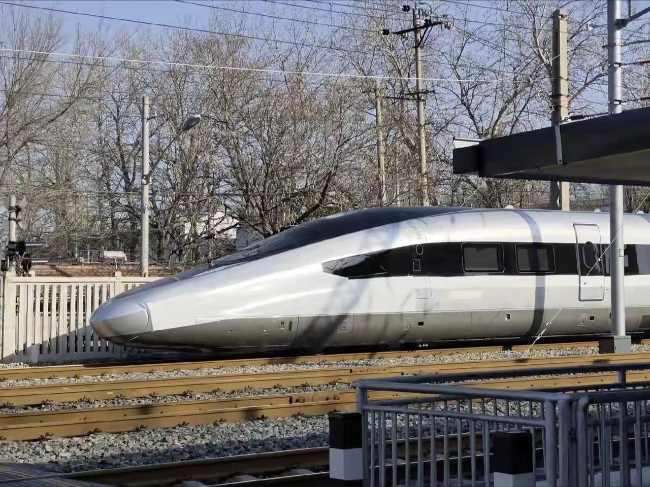 如约而至CR450来了，南北两款车型同时亮相。 - 知乎