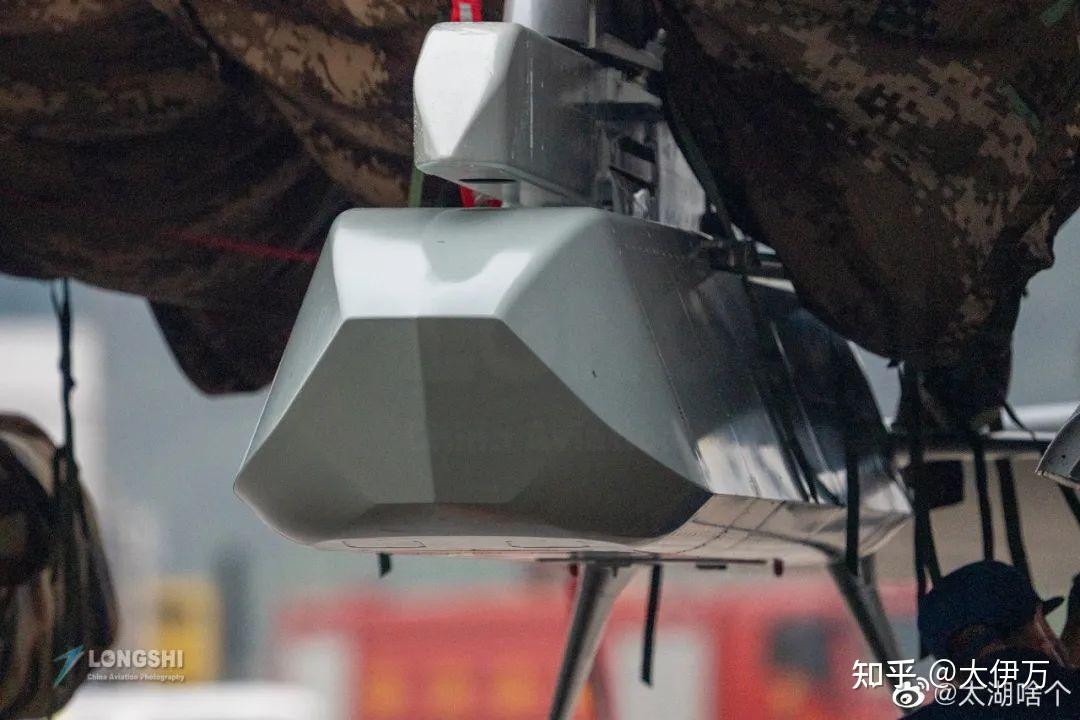 快乐又来了！歼轰-7A2携带中国版JASSM首次亮相，这款导弹为何令人如此振奋？ - 知乎