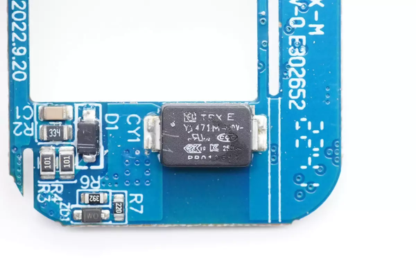 拆解报告：MOKiN迷你20W PD快充充电器MO-COO1 - 知乎