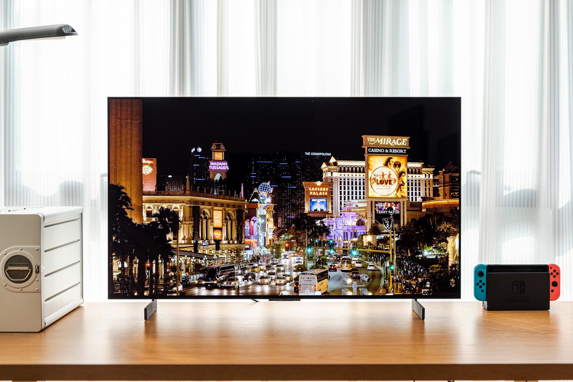 2022桌面党终极之选？LG 42C2 OLED游戏电视